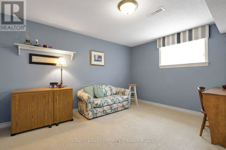 202 Bulrush Crescent, Ottawa, ON, K1T 0E5 | X13429984 | Di Salvo Real ...
