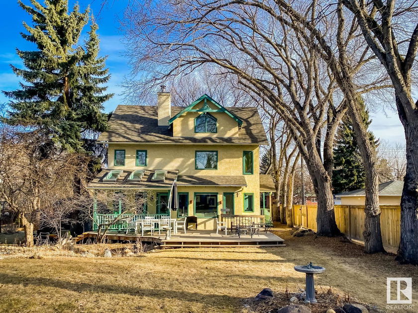 11104 63 Avenue, Edmonton, AB, T6H 1R2 | E4282962 | Sara Kalke