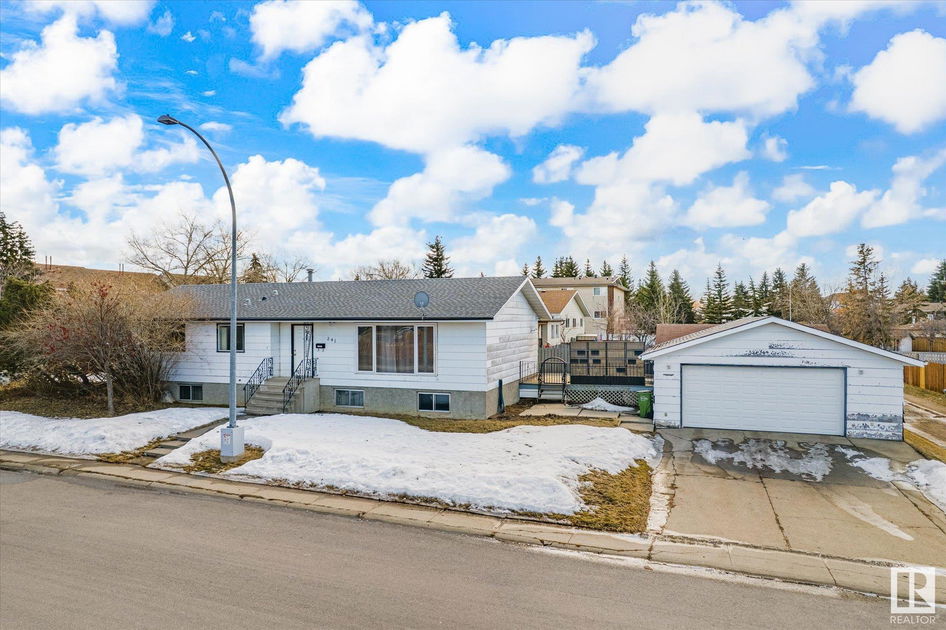 341 Grand Meadow Crescent, Edmonton, AB, T6L 1W9 | E4427530 | Nicole Bosse