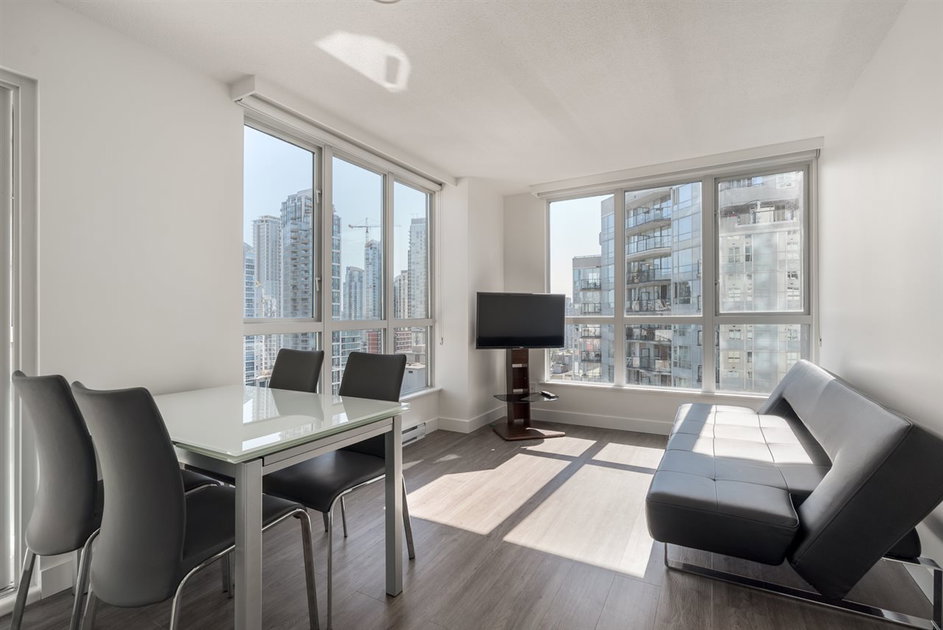 #1404 1188 Howe Street, Vancouver, BC, V6Z 2S8 | R2239069 | Barret ...
