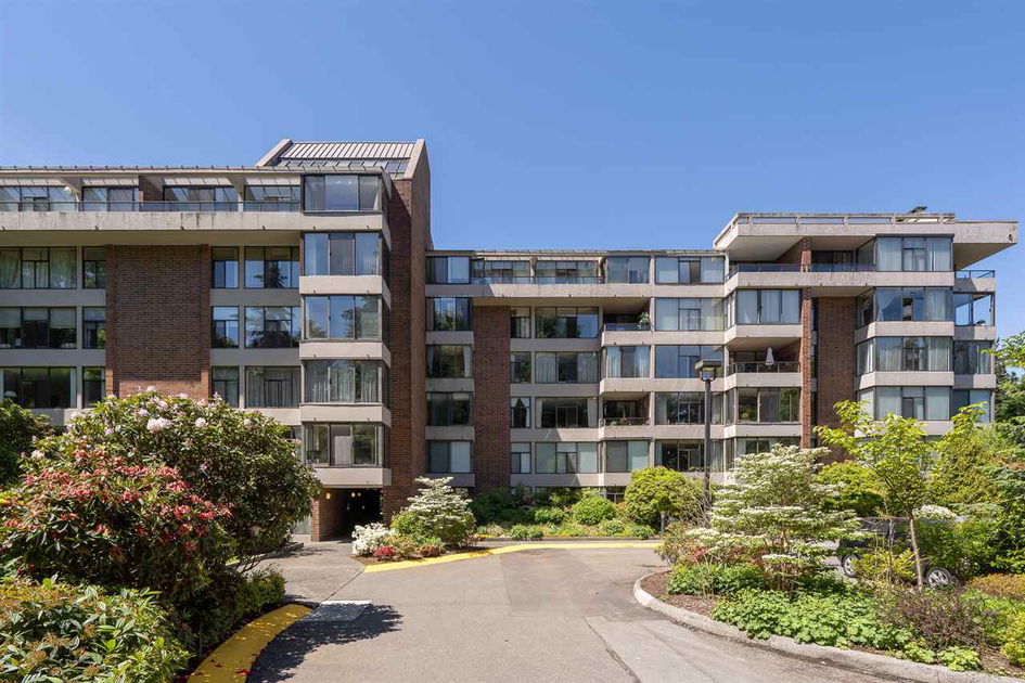 #606 4101 Yew Street, Vancouver, BC, V6L 3B7 | R2461773 | Maureen & Eniz