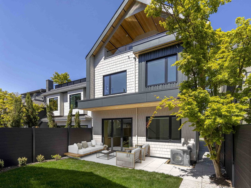 #2, 4422 W 6th Avenue, Vancouver, BC, V6R 1V3 | R3001599 | Tom Gradecak