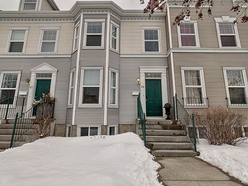 35 Prestwick Park SE, Calgary, AB, T2Z 3V3 | C4292269 | The Beautiful ...