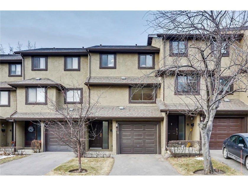 54 Glamis Gardens SW, Calgary, AB, T3E 6S4 | C4149022 | Sam Corea