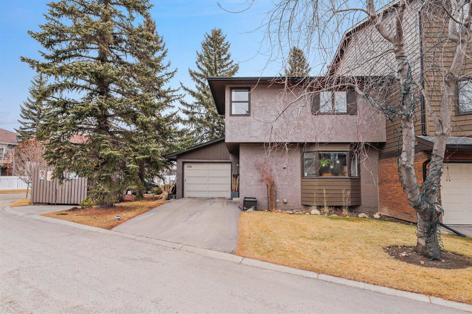 Glamorgan, Calgary, AB | A1181348 | Team Leesman CARES at Century 21 ...
