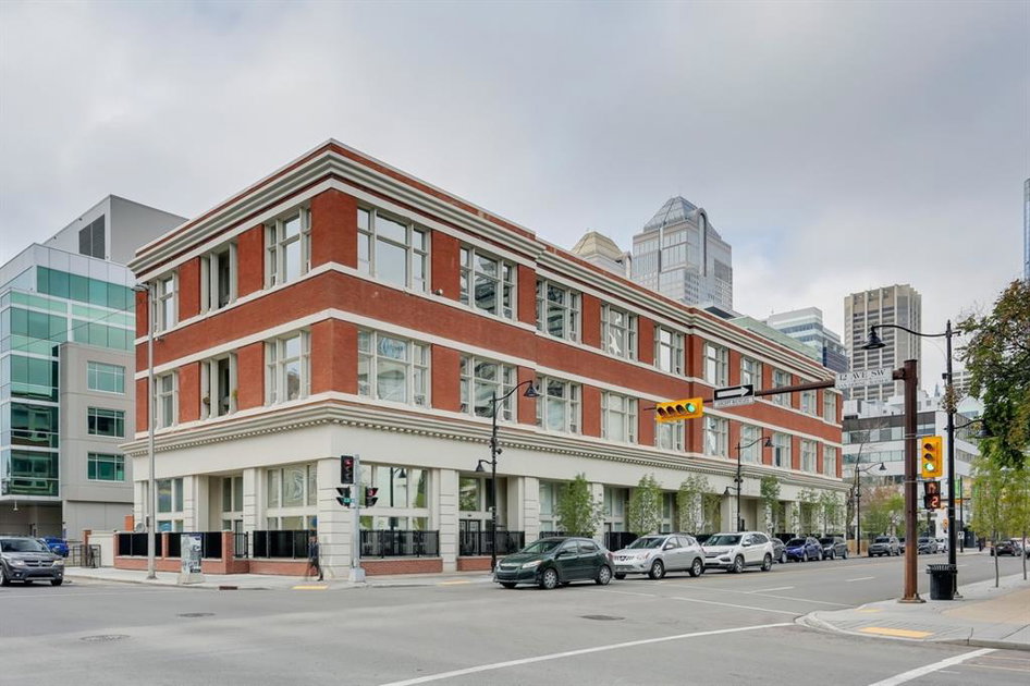 #110, 1117 1 Street SW, Calgary, AB, T2R 0T9 | A1185181 | Christina ...