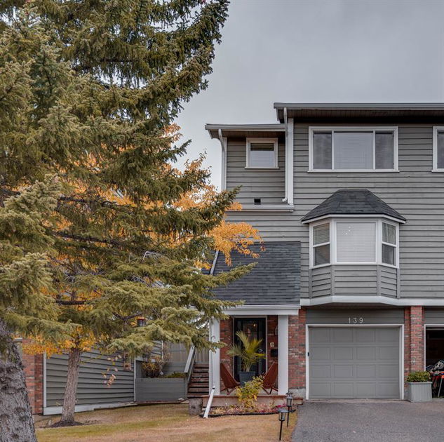 139 Woodglen Grove SW, Calgary, AB, T2W 4J9 | A2006525 | Mathew Said Morley