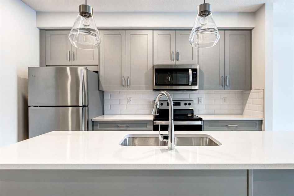 #311 150 Shawnee Square SW, Calgary, AB, T2Y 3S1 | A2013967 | Home ...