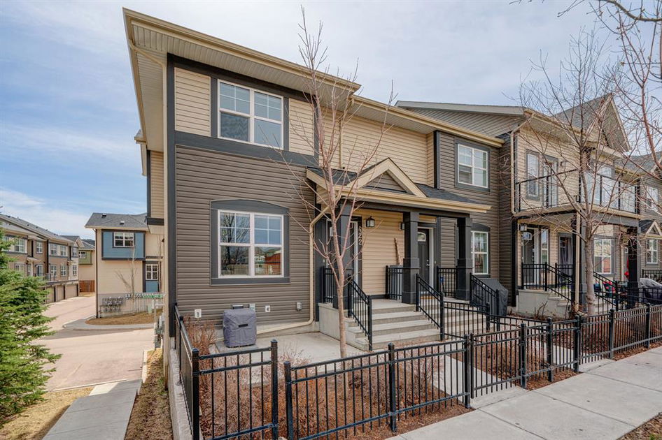 422 McKenzie Towne Square SE, Calgary, AB, T2Z 1E3 | A2042938 | Kevin French