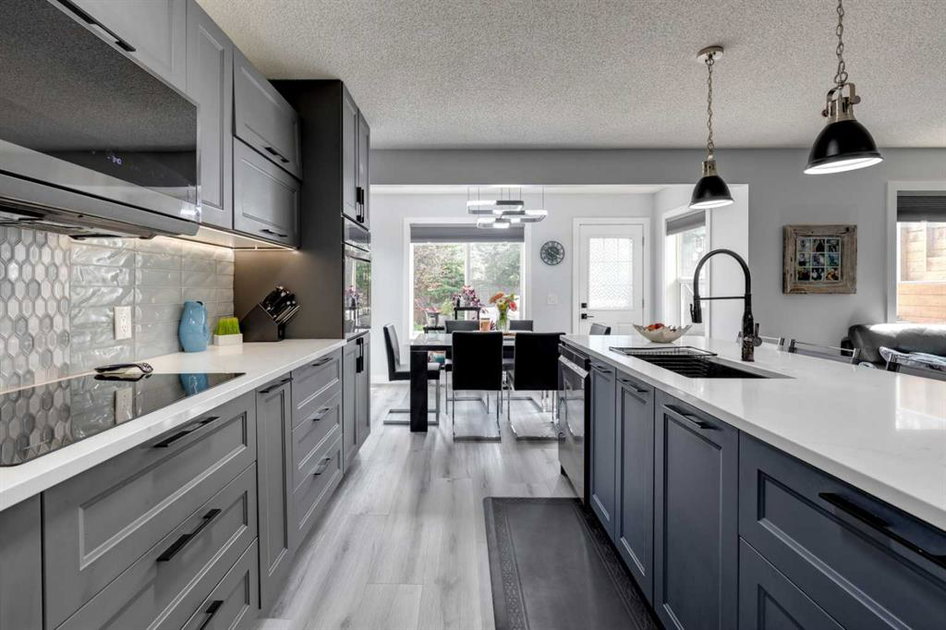 130 Chapalina Close SE, Calgary, AB, T2X 3W4 | A2076318 | Victoria ...