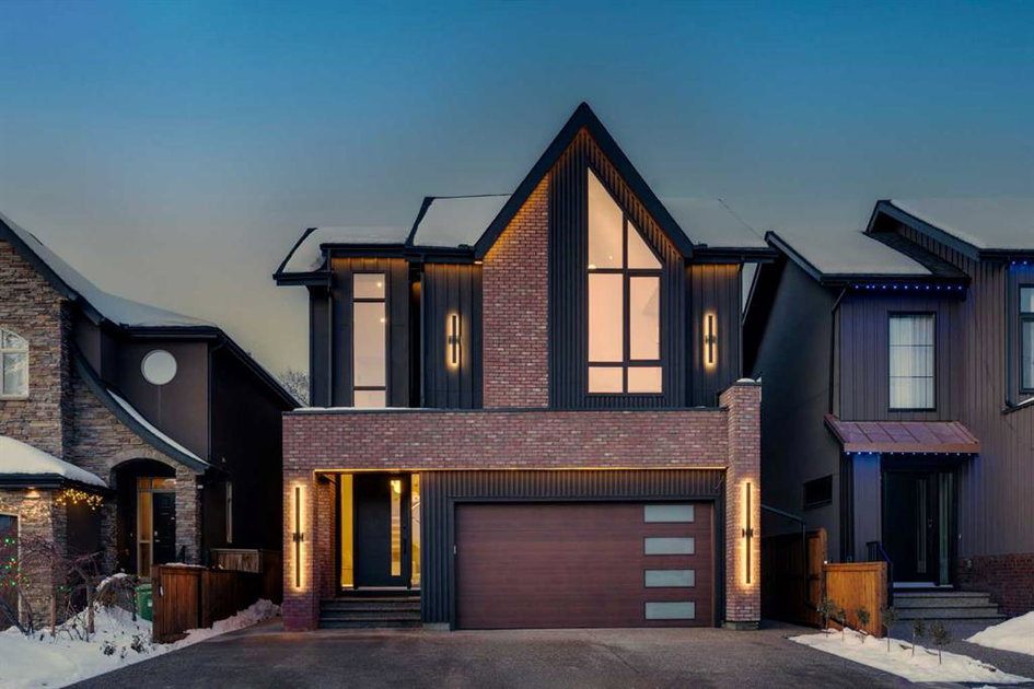 448 25 Avenue NE, Calgary, AB, T2E 1Y3 | A2191379 | Lisa Johnson + Co ...