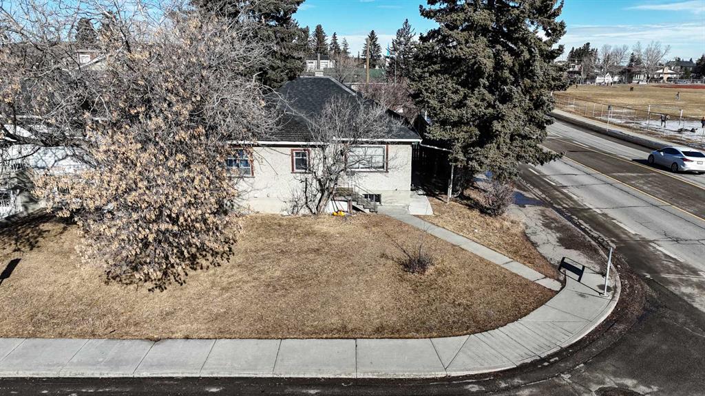 1102 21 Avenue NW, Calgary, AB, T2M 1K9 | A2196796 | Chris Richter ...