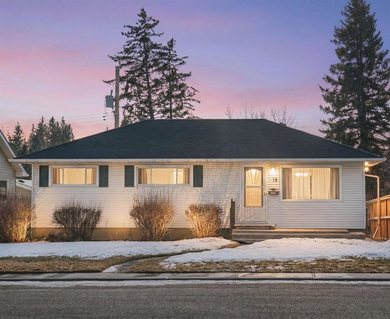 19 Carmangay Crescent NW, Calgary, AB, T2L 0S8 | A2284236 | Ken Eddy ...