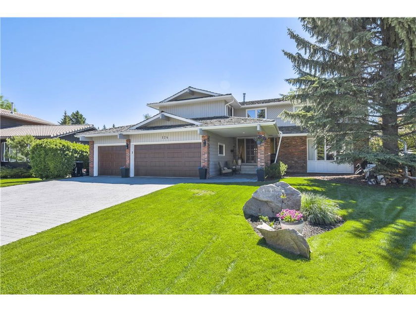 124 Varsity Estates Place NW, Calgary, AB, T3B 3B6 ~ C4120139 ~ Livia ...