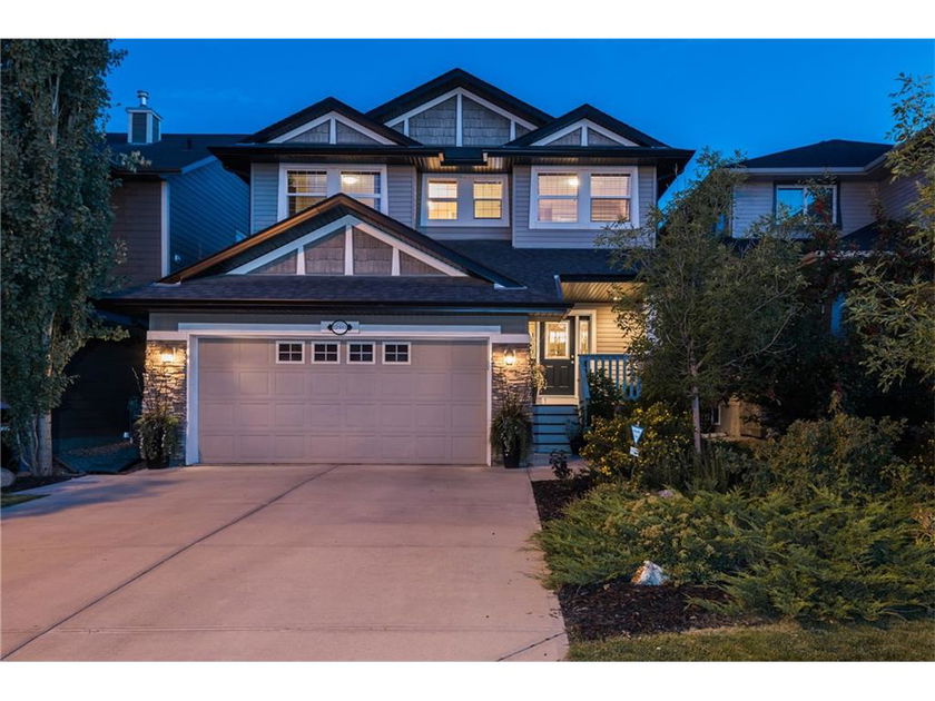 12481 Crestmont Boulevard SW, Calgary, AB, T3B 5Z8 | C4135116 | Home ...