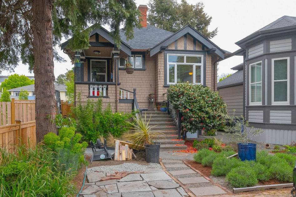 1071 Redfern Street, Victoria, BC, V8S 4E9 | 875090 | Broker Harry Newton