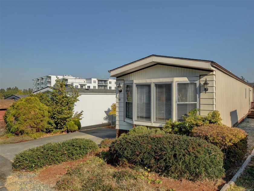 #10 124 Cooper Road, View Royal, BC, V9A 7B3 | 916903 | Paul Vandermade