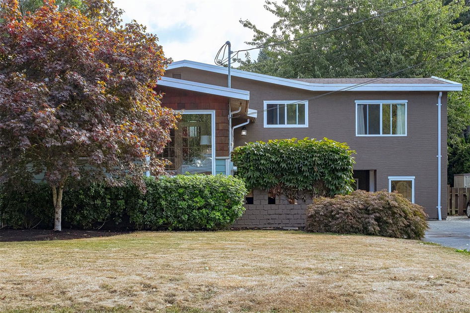 2009 Seamount Place, Central Saanich, BC, V8M 1M5 | 942412 | Paul ...