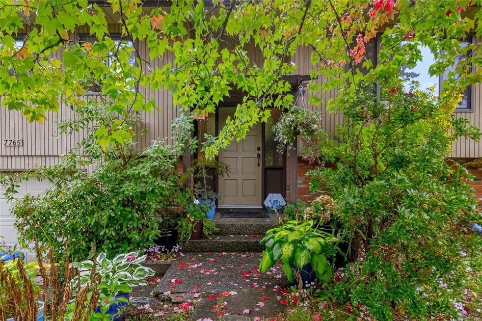 7765 Trentelmann Place, Central Saanich, BC, V8M 1K9 | 977267 | Paul ...