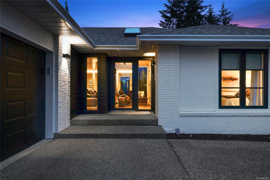 786 Nicolls Drive, French Creek, BC, V9P 1W9 | 983268 | The Nicklen Group