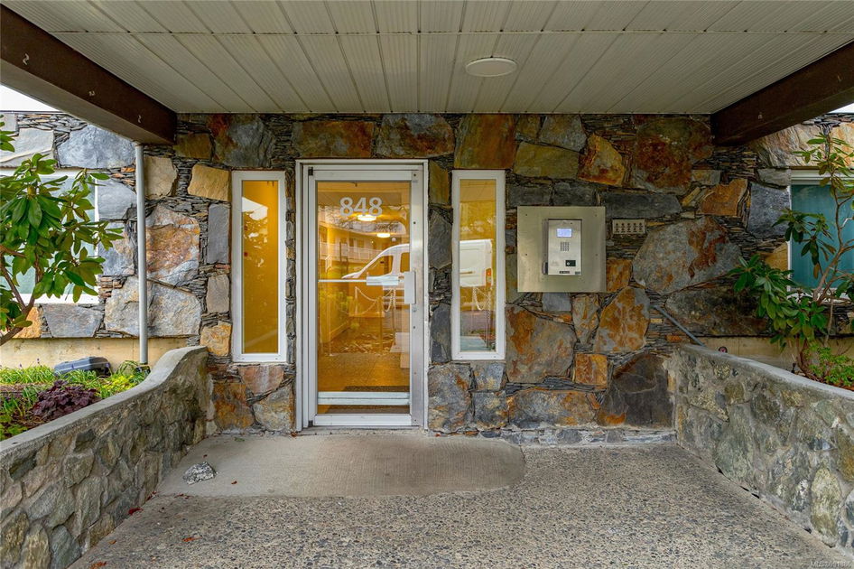 #205, 848 Esquimalt Road, Esquimalt, BC, V9A 6W9 | 991886 | Red Hot Real Estate Team