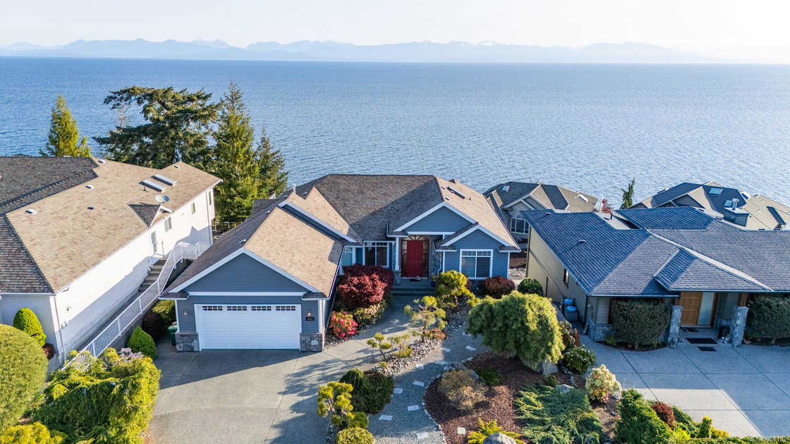 4832 Fillinger Crescent, Nanaimo, BC, V9V 1K1 | 997102 | MAC Real ...