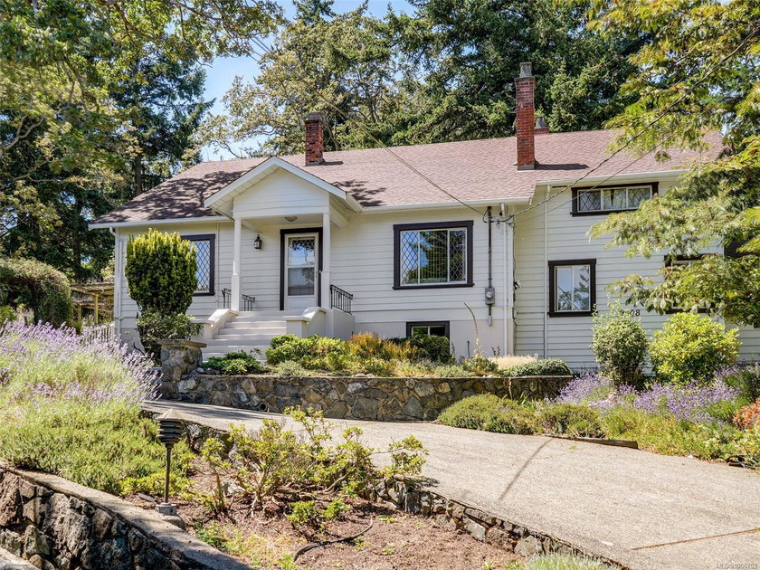 3908 Ascot Drive, Saanich, BC, V8P 3S1 | 1006703 | McMullen Homes Team