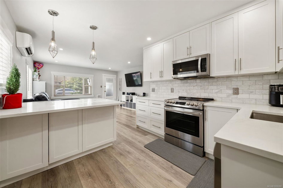 450 Obed Avenue, Saanich, BC, V9A 1K5 | 1008288 | Ryan and Shirley Zailo
